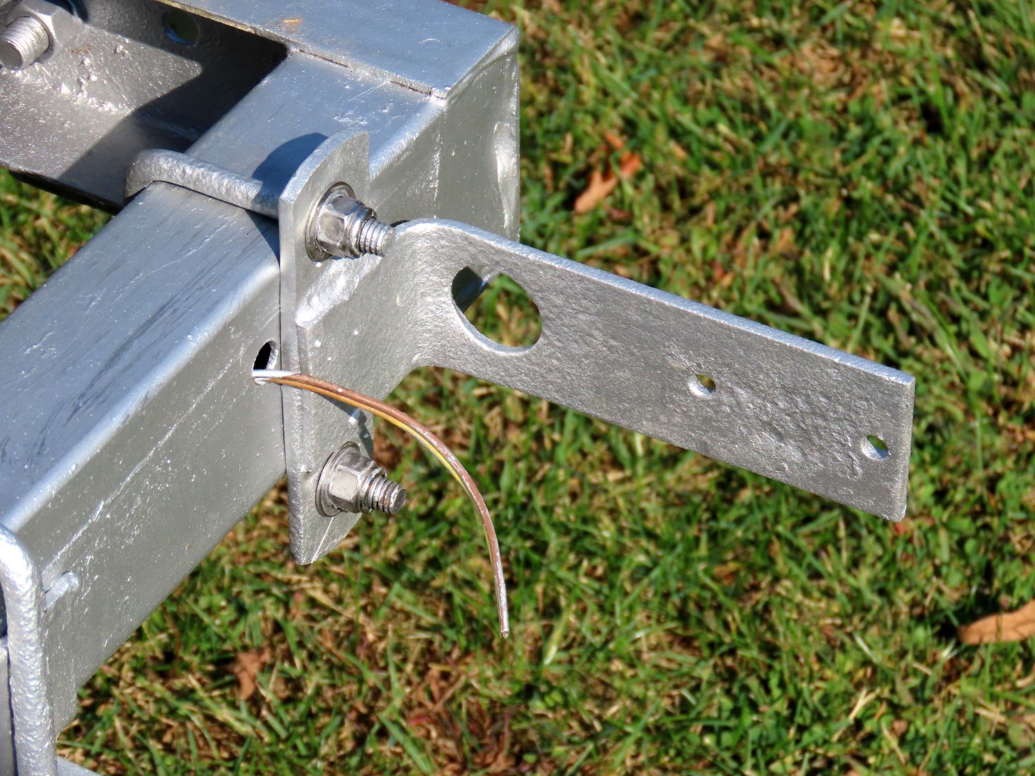 39 sm Light Bracket - port.JPG | Duckboats